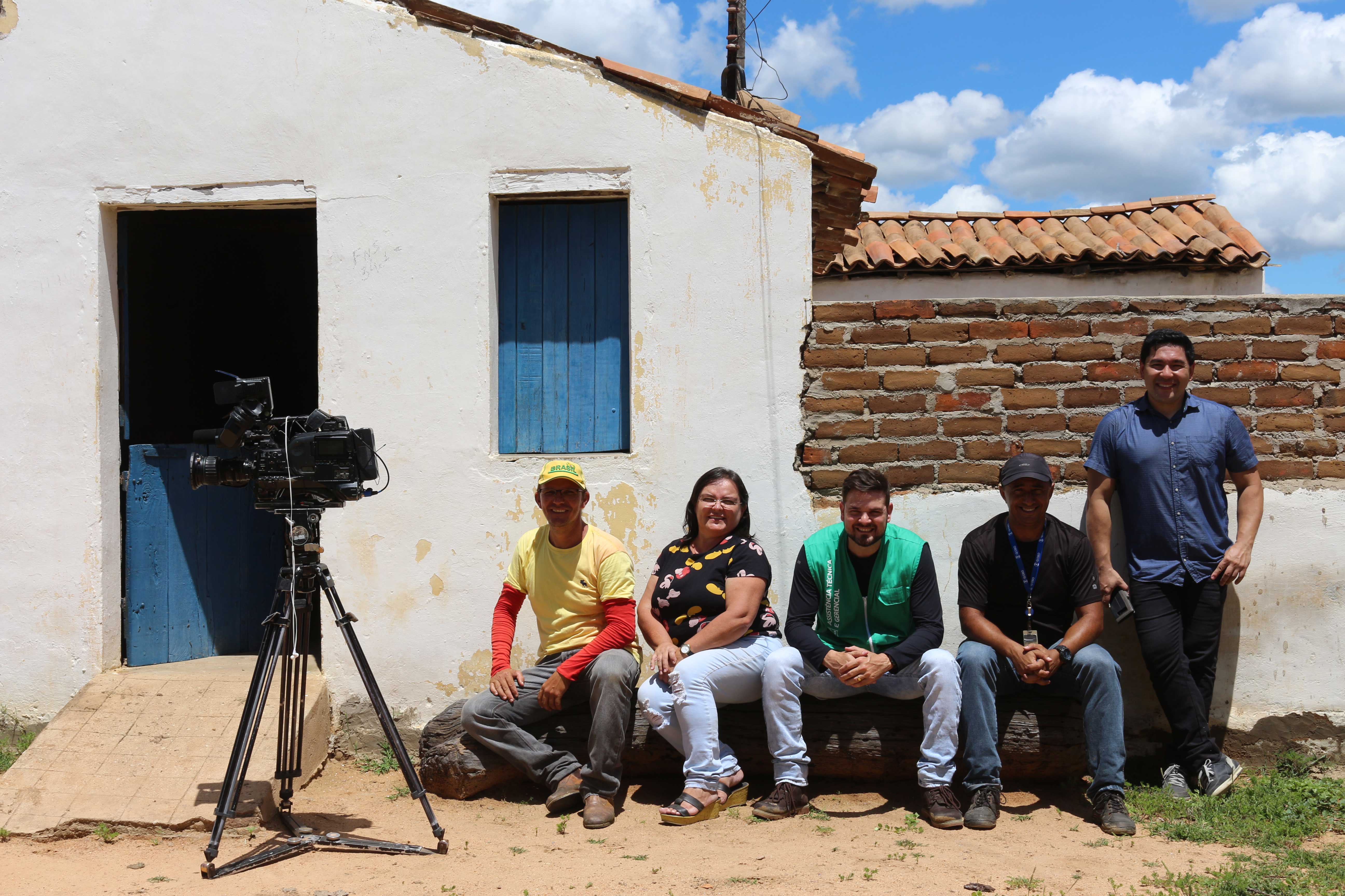 Equipe do Jornal Nacional grava reportagem com produtores da ATeG ...